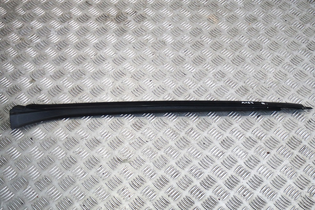 LISTWA SZYBY PRAWA MERCEDES W167 A1676902208 - 13420539360 - oficjalne ...