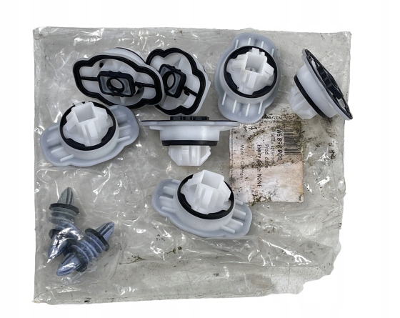 AUDI A4 A5 B9 KLIPSY SPINKI KOŁKI LISTWY PROGOWEJ - 12795457973 ...