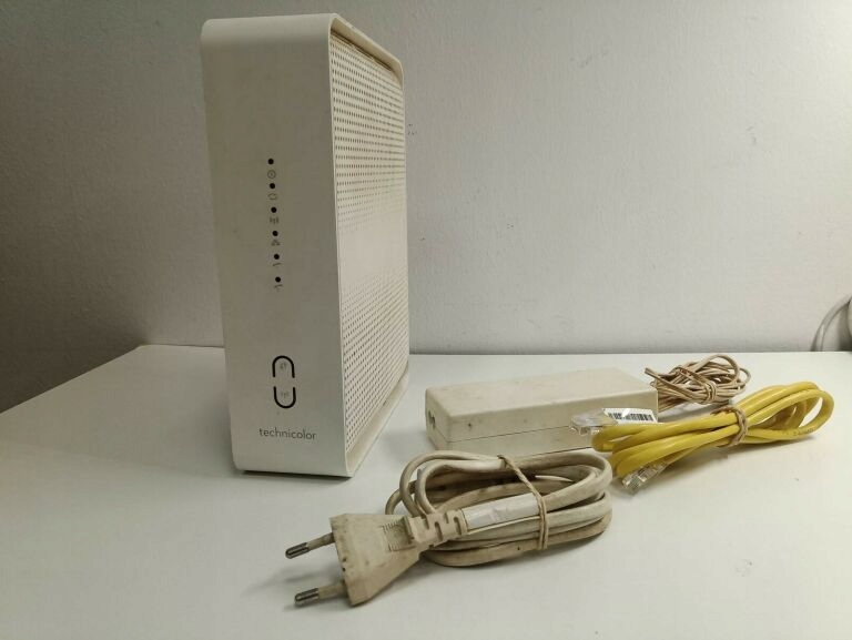 ROUTER PRZEWODOWY TECHNICOLOR CGA2121 OKAZJA! - 11066801978 - oficjalne ...