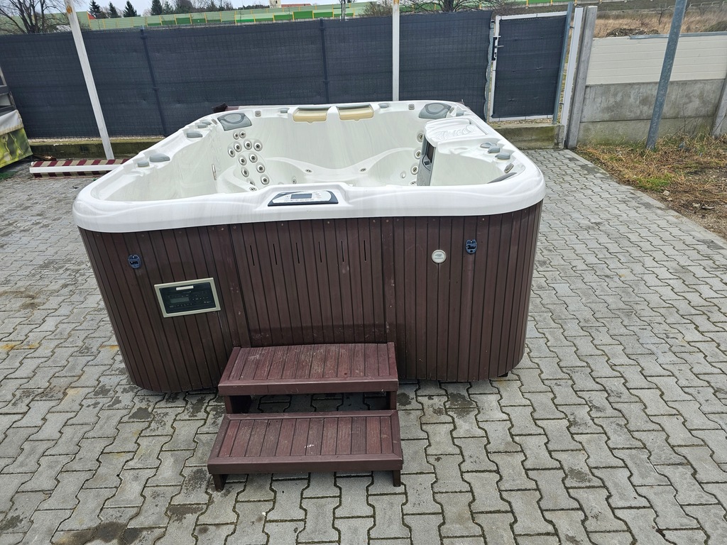 Jacuzzi sundance spas maxxus 880 audio xxl minibasen model krolewski ...