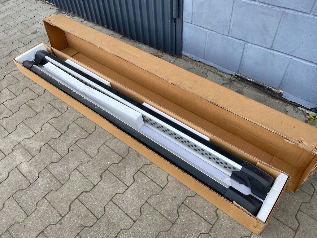 Dacia Duster II progi - 8201700147 - 9811059291 - oficjalne archiwum ...