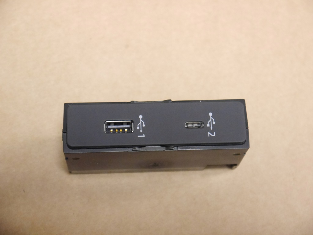 AUDI Q3 83A GNIAZDO USB 83A035736 - 13014497036 - oficjalne archiwum ...