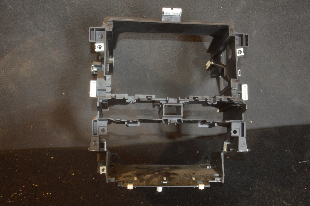 Audi A3 8P FL Ramka radia II DIN 8P0858005D - 12401678307 - oficjalne ...