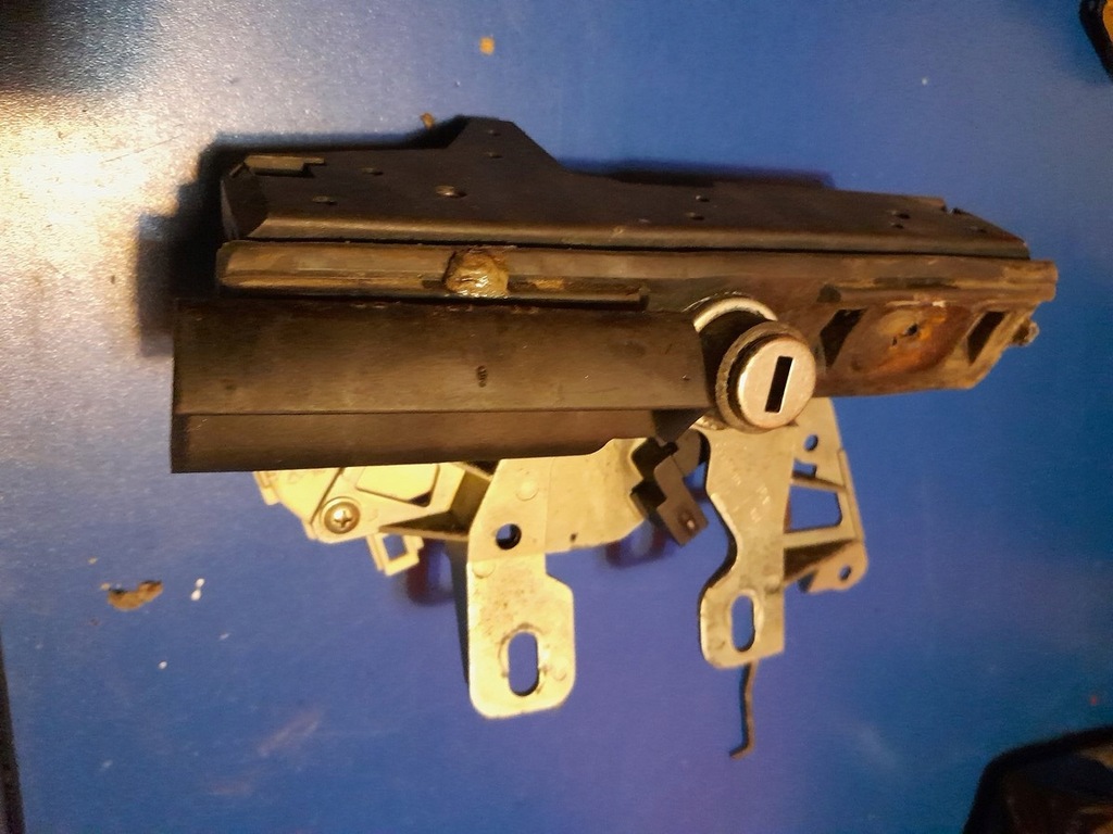 Zamek klapy bagażnika Vw Passat B5 seda 3B0827207D - 11817137811 - oficjalne archiwum Allegro