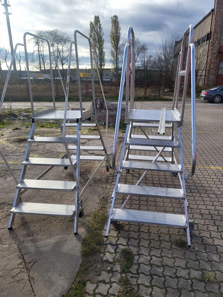 Drabina aluminiowa platforma rozkładana z kółkami podest mobilny ...