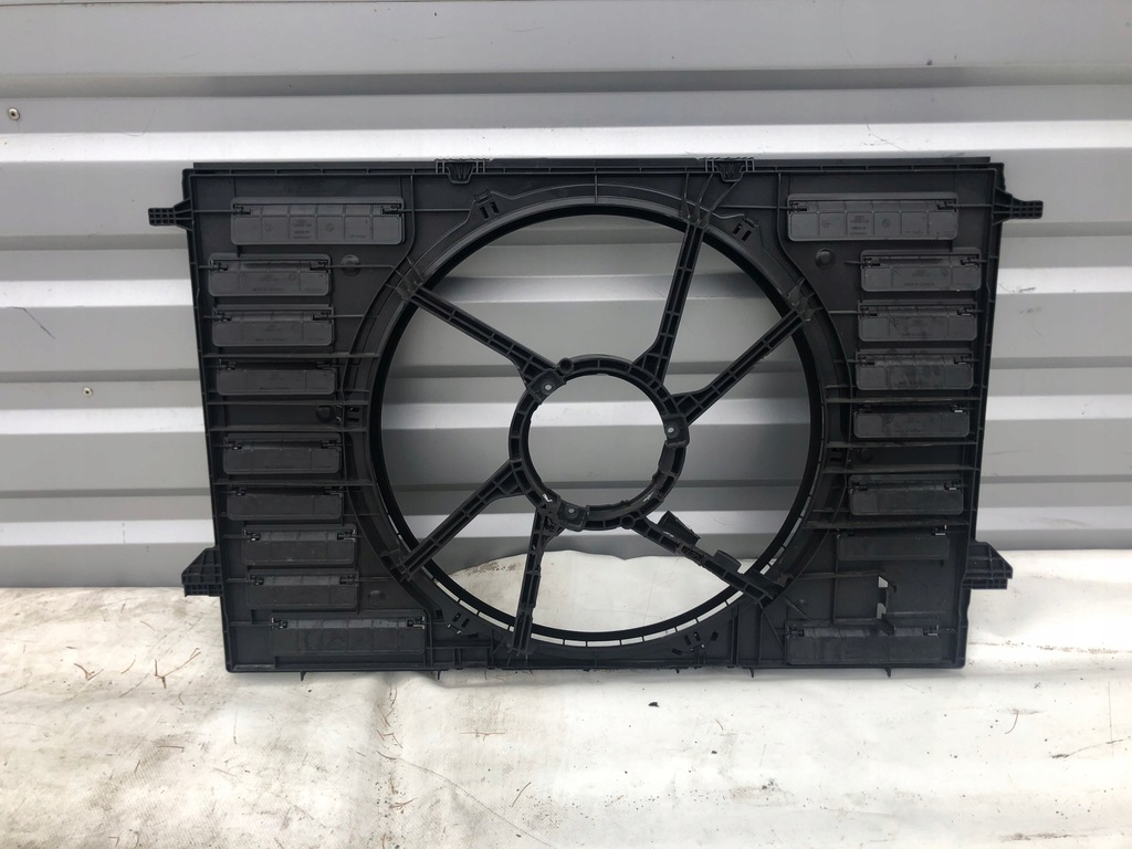 AUDI Obudowa Wentylatora 8W0121207 - 12907285905 - oficjalne archiwum ...