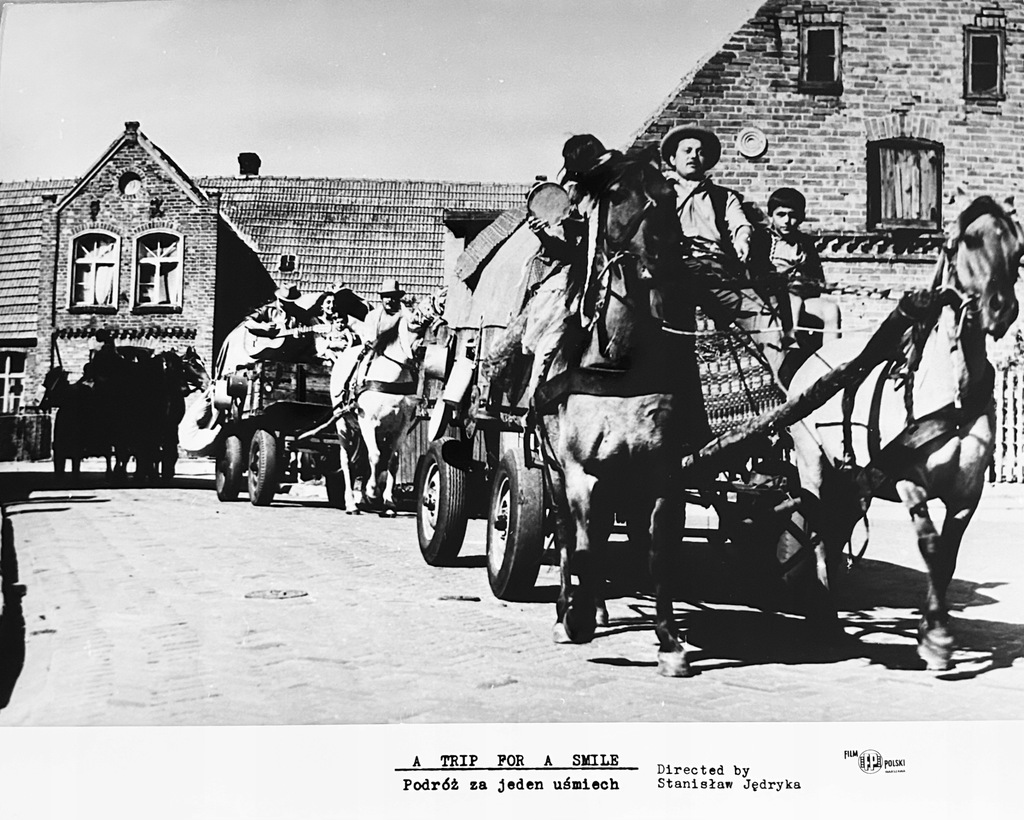 PODRÓŻ ZA JEDEN UŚMIECH fotos film tabor cygański - 14076375992 ...