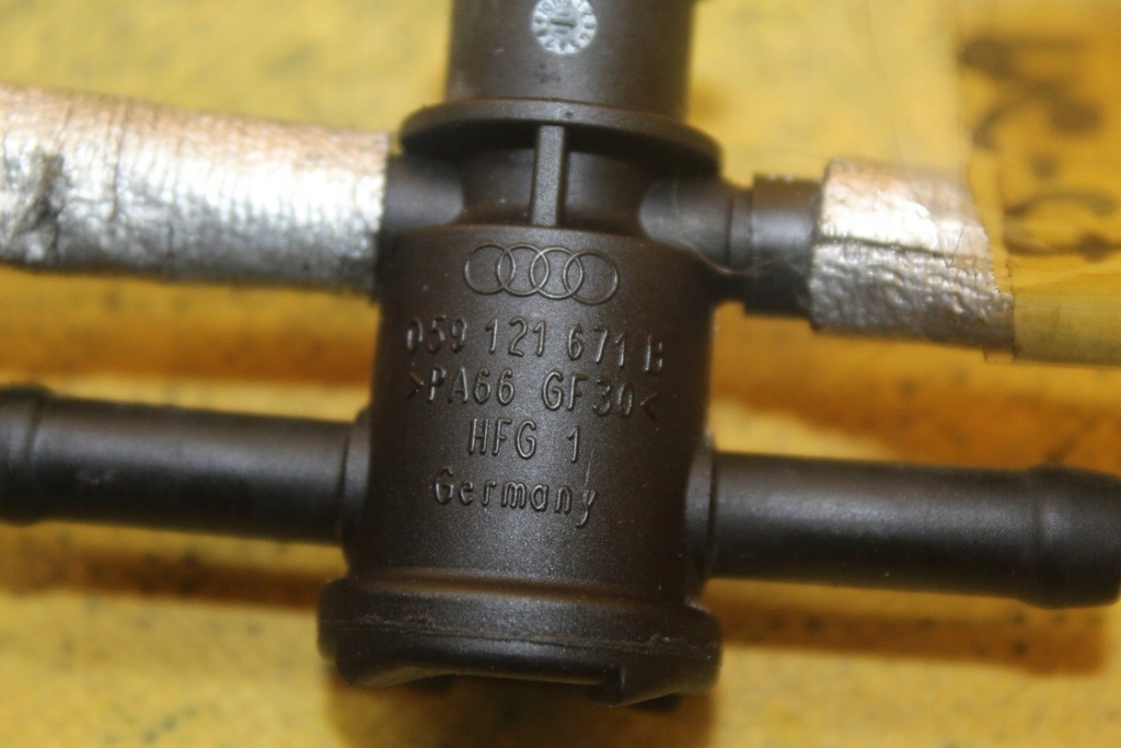 PRZEWÓD WĄŻ WODY A6 C7 3.0TDI 059121671B - 9043548644 - oficjalne ...