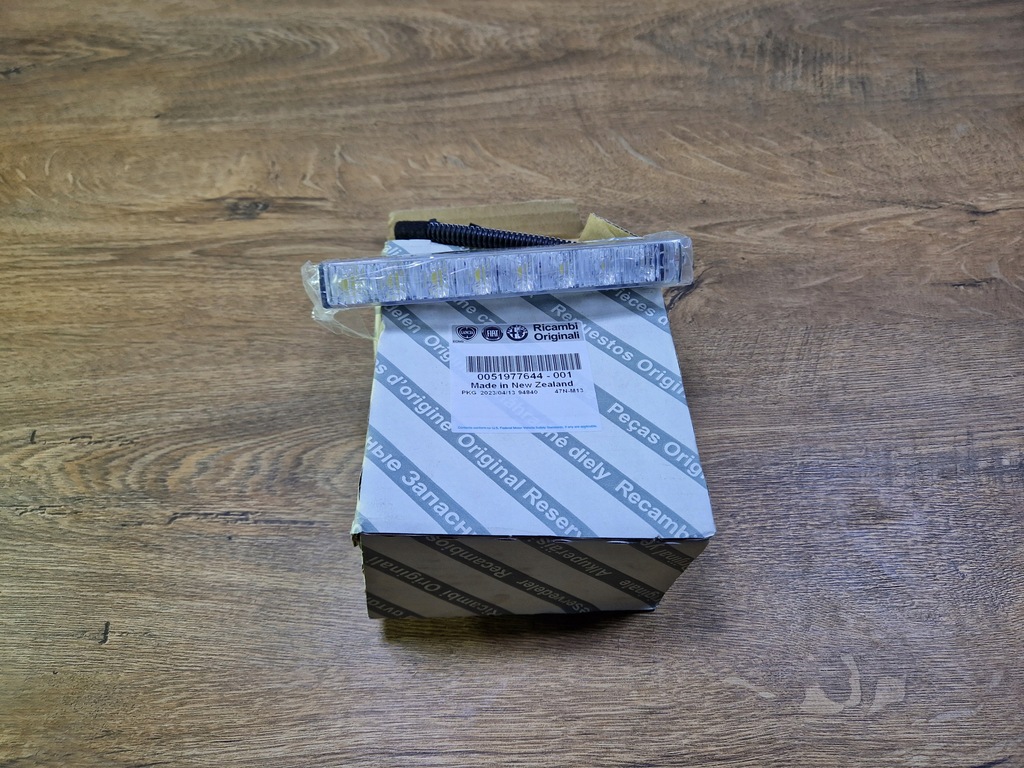 FIAT PANDA HALOGEN LED DRL POSTOJOWE 0051977644-001 - 14933437344 ...