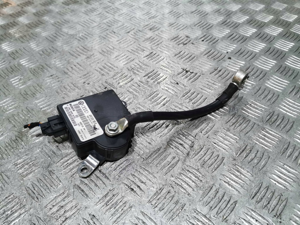 MODUŁ STEROWNIK NAPIĘCIA AKUMULATORA 4F0915181A - 13511595872 ...