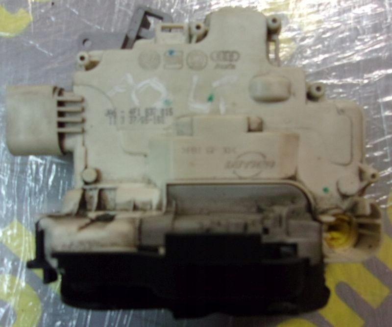 ZAMEK DRZWI LEWY PRZÓD 4F1837015G AUDI A3 8P A6 C6 - 8789012998 - oficjalne archiwum Allegro