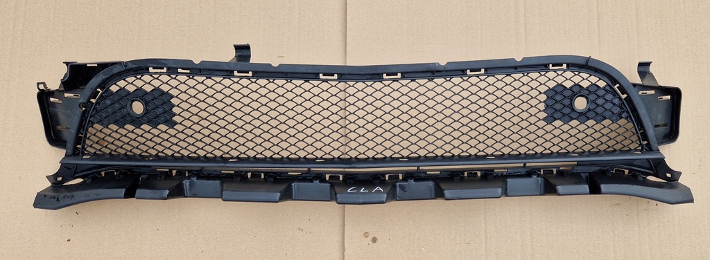 KRATKA ŚRODKOWA W ZDERZAK MERCEDES CLA W117 45AMG - 13884427189 ...