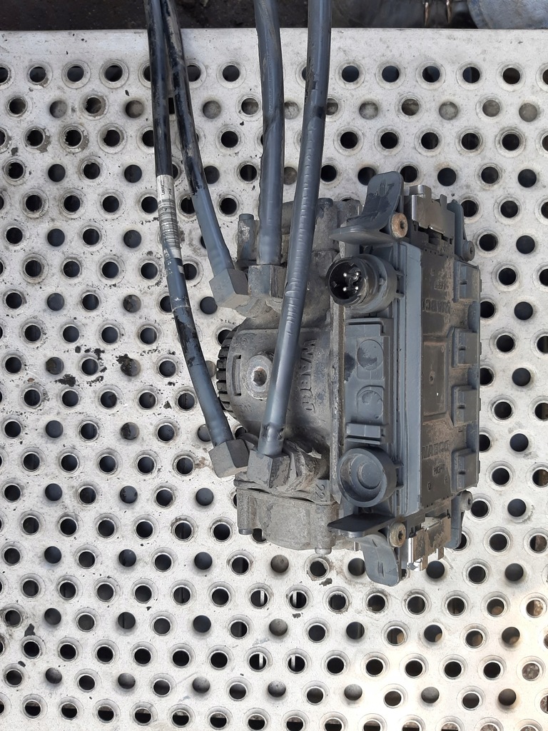 ZAWÓR EBS MODULATOR DAF CF XF 105 WABCO 4801040030 - 10706749558 ...