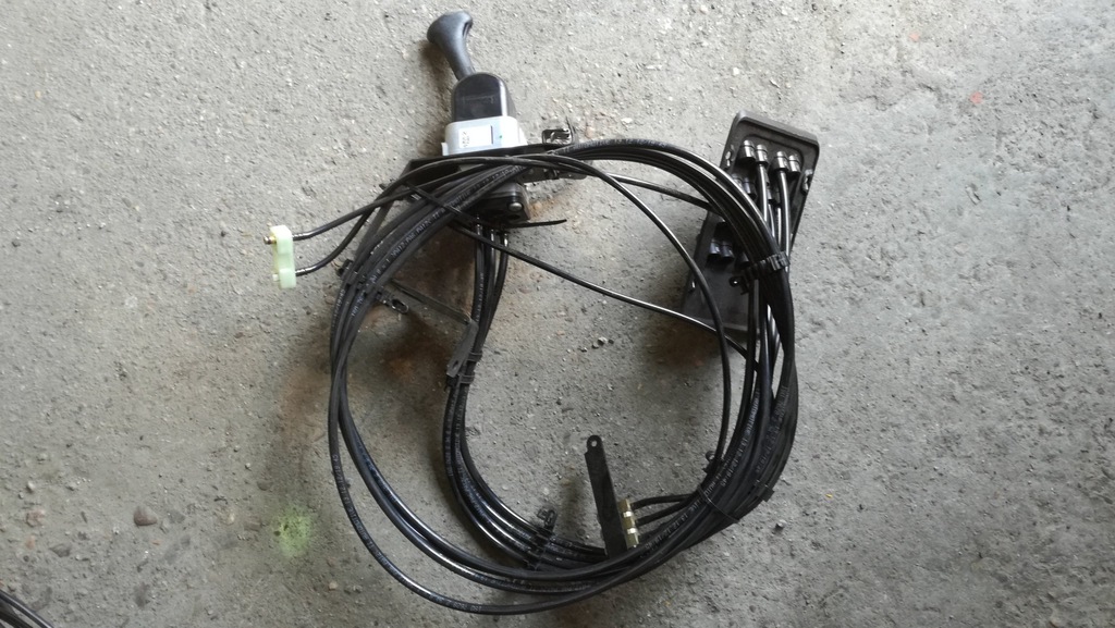 ZAWÓR HAMULCA RĘCZNEGO ATEGO ACTROS A0004200284 - 7364732665 ...