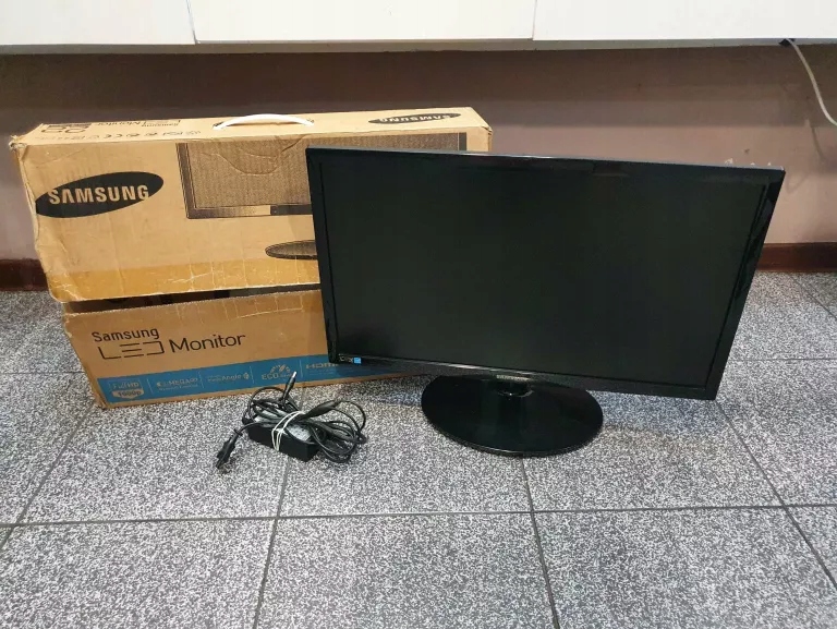 MONITOR LED SAMSUNG S22B300H 22'' - 12309681624 - oficjalne archiwum ...