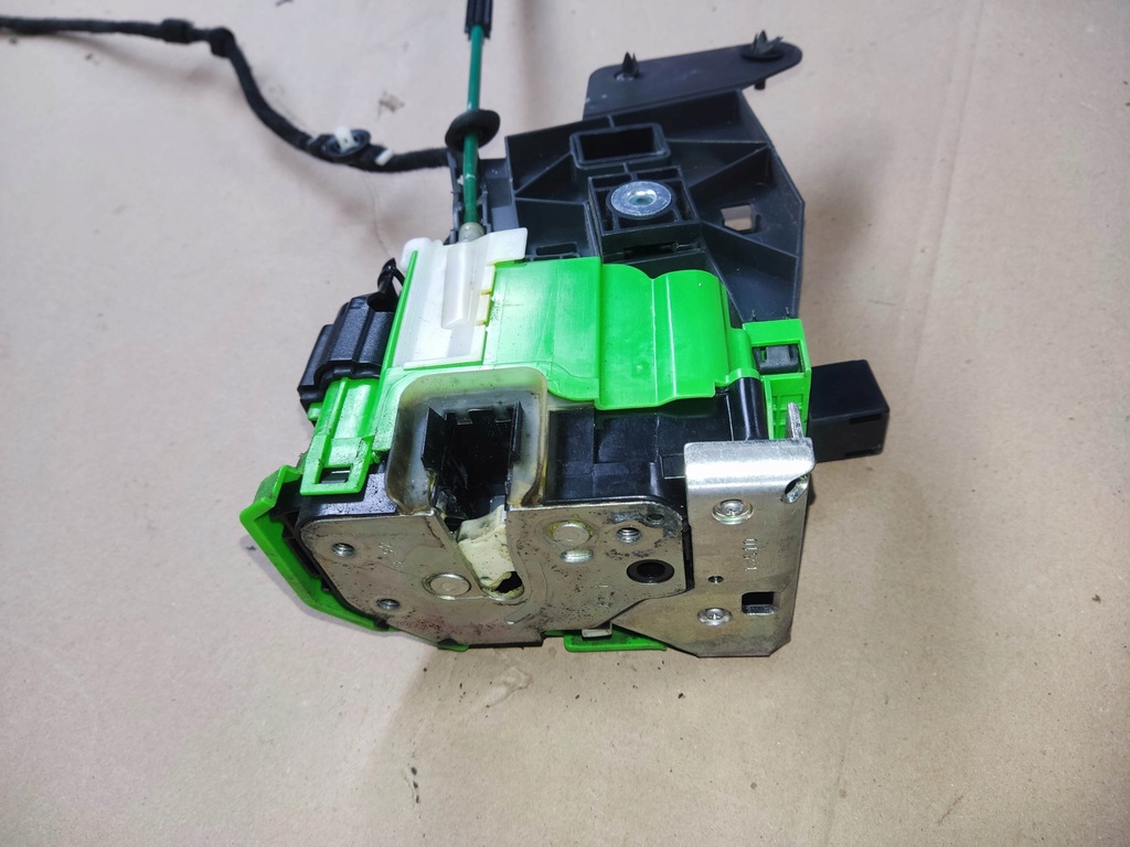 ZAMEK DRZWI LEWY PRZOD 6PIN ALFA ROMEO GIULIETTA - 13280915431 - oficjalne archiwum Allegro