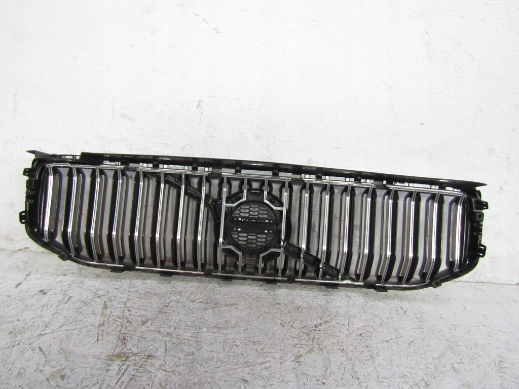 Volvo XC40 II grill atrapa zderzaka przód 31457344 - 12668315529 ...