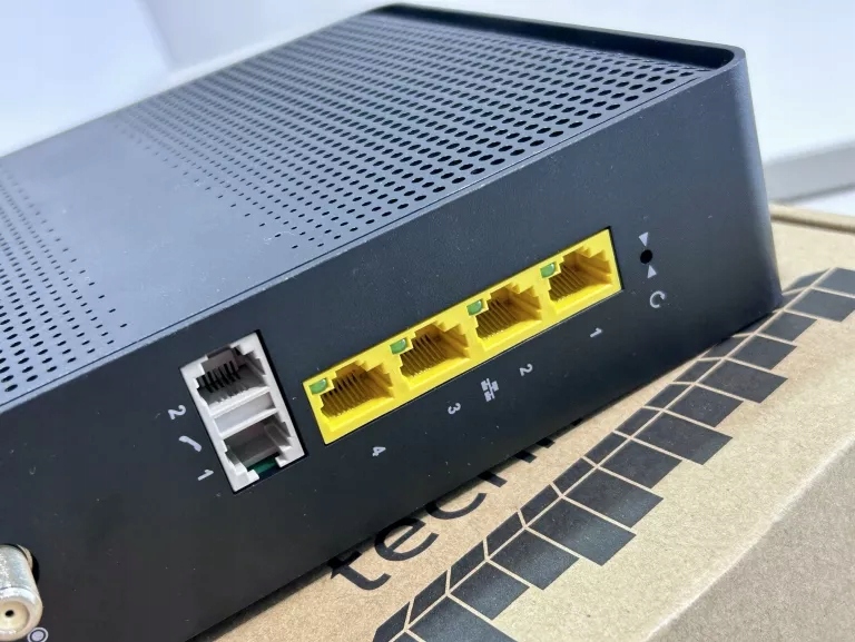 ROUTER TECHNICOLOR CGA4236TCH1 - 13731995007 - oficjalne archiwum Allegro