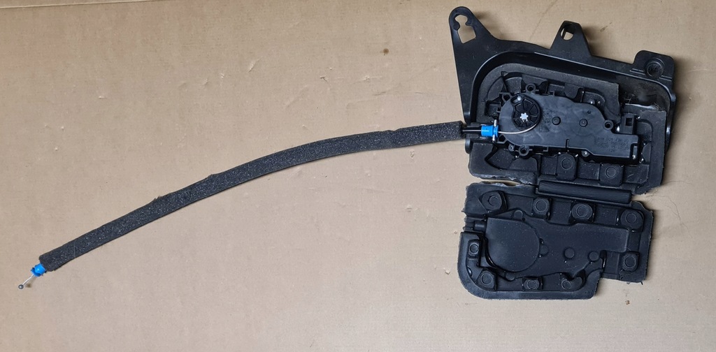 MERCEDES C W204 W205 W212 W213 ZAMEK DOCIĄG KLAPY - 13027398826 ...