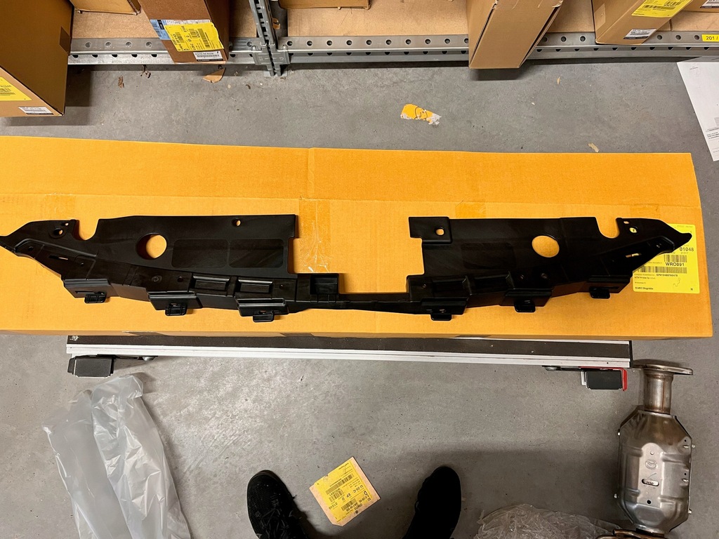 Parapet obudowa górna chłodnic Mazda 2 DJ DL - 13979225343 - oficjalne ...