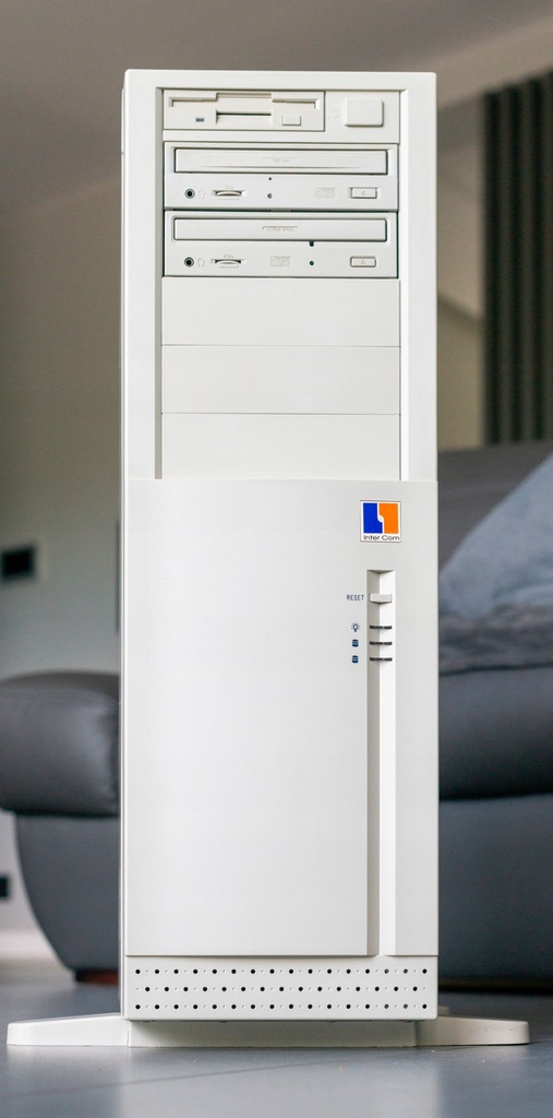 In-Win Q500 Piękna Retro Obudowa Big Tower AT/ATX - 12319809006 ...