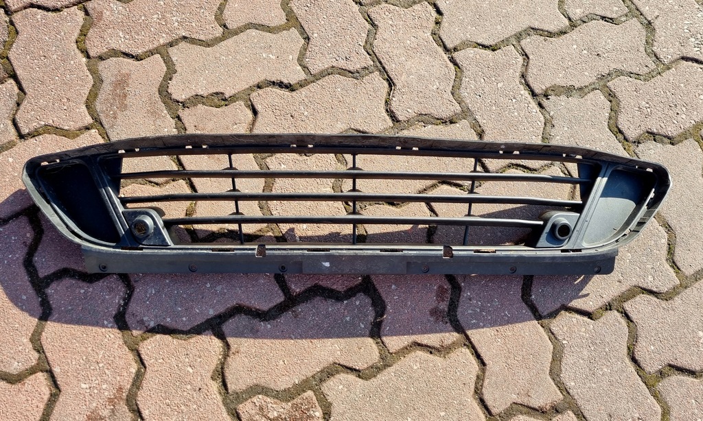 BMW F45 F46 KRATKA ZDERZAKA ŚRODKOWA 7391588 - 11896894867 - oficjalne ...