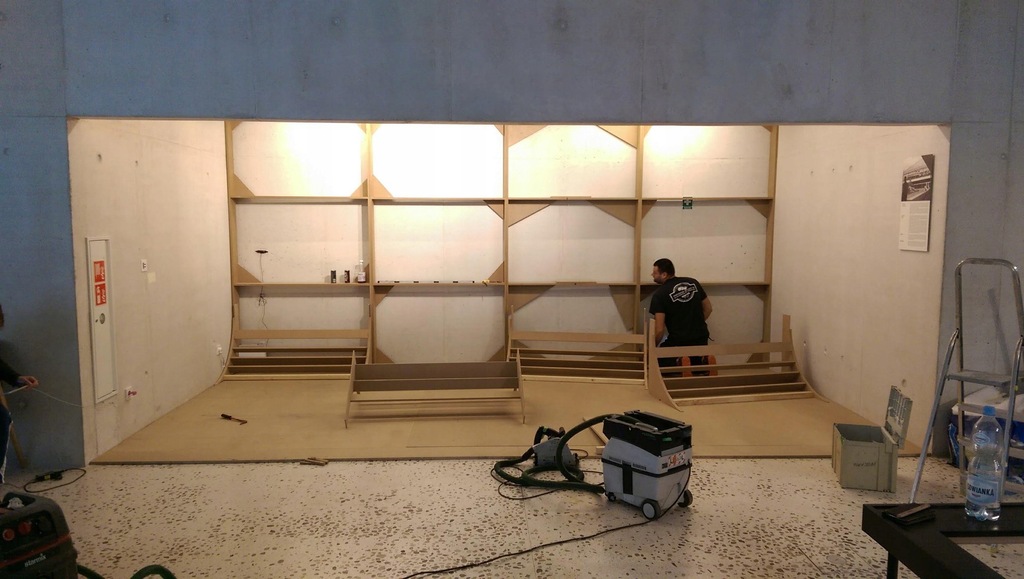 Cyklorama drewniana (MDF) z demontażu, łuk R600mm - 9631551403 ...