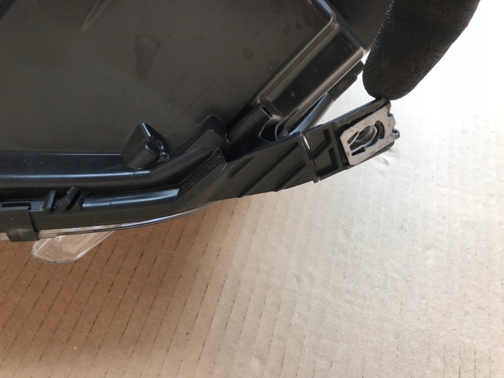 DACIA DUSTER II LAMPA REFLEKTOR PRAWA 260101133R - 8204194039 ...