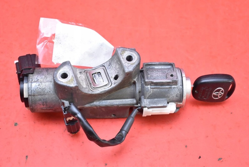 STACYJKA KLUCZYK 45020-05-04 TOYOTA AVENSIS T25 2.2 D-CAT 05R ...