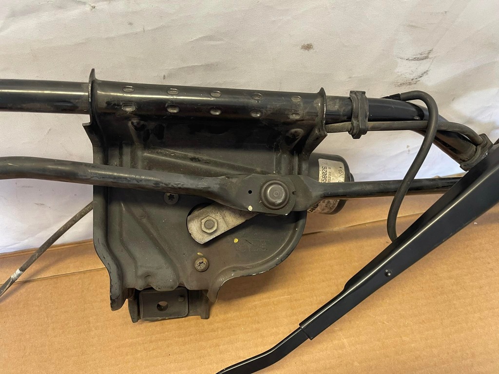 MECHANIZM WYCIERACZEK SCANIA R S 2561570 - 12087114272 - oficjalne ...