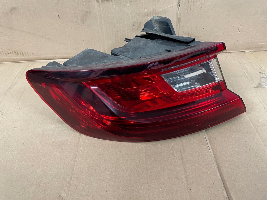 LAMPA LEWA TYŁ RENAULT MEGANE IV 265554829R - 10534692774 - oficjalne ...