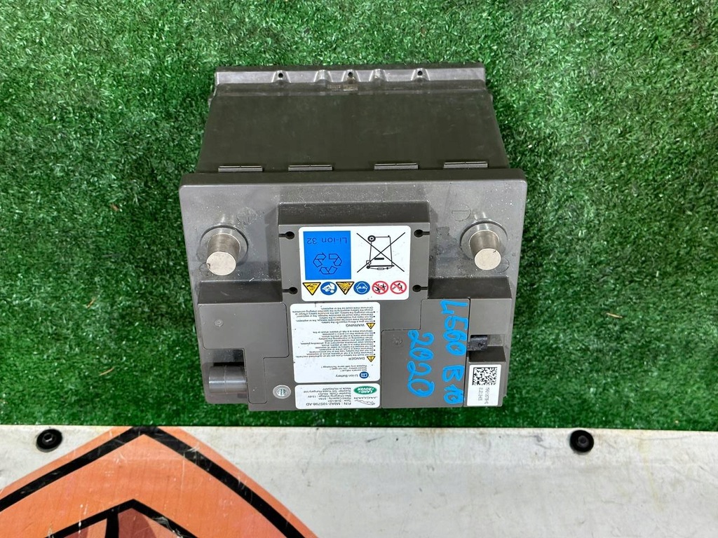 AKUMULATOR RANGE ROVER VELAR L560 M8A2-10S798-AC - 13795283586 ...