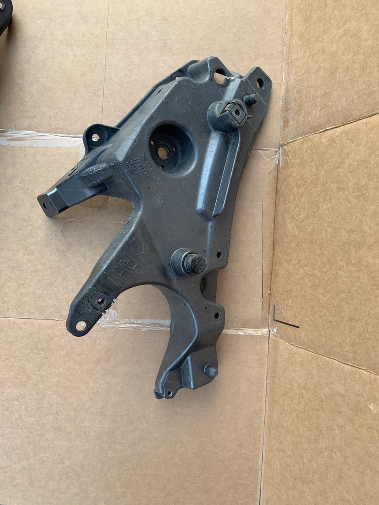 Volvo s90 II ślizg mocowanie błotnika 31378985 - 14204602231 ...