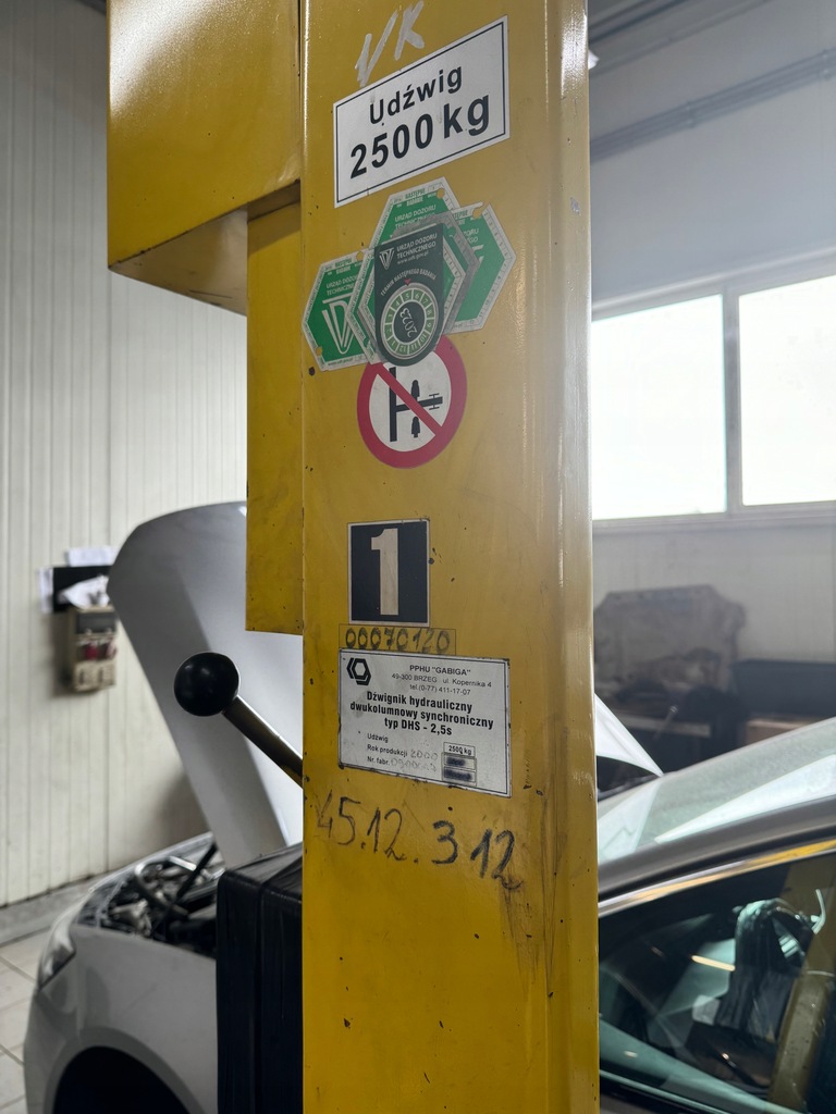 PODNOŚNIK HYDRAULICZNY DWUKOLUMNOWY HDSS GABIGA 2500KG - 15359123629 ...