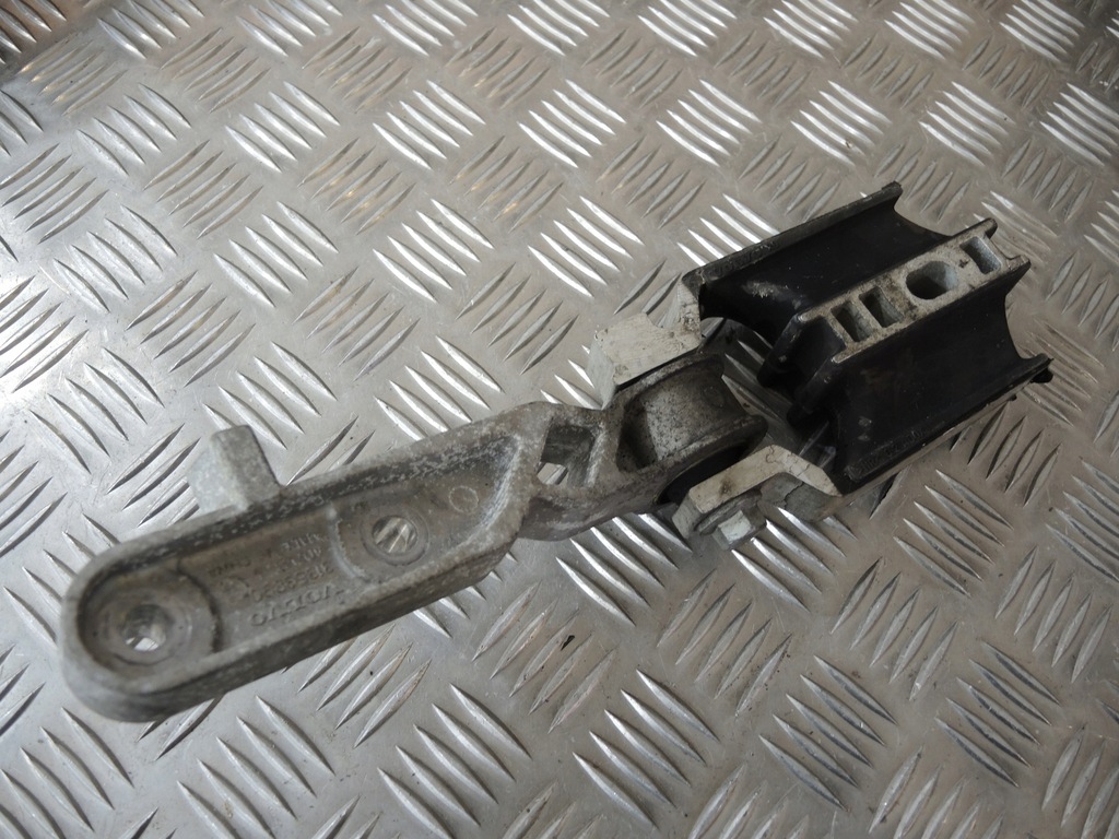 VOLVO XC60 II ŁAPA PODUSZKA SKRZYNI 31359890 - 12758133826 - oficjalne ...