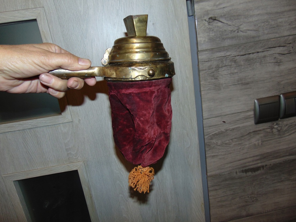 Przedwojenna cerkiewna mosiężna skarbonka na datki - 12811521253 ...