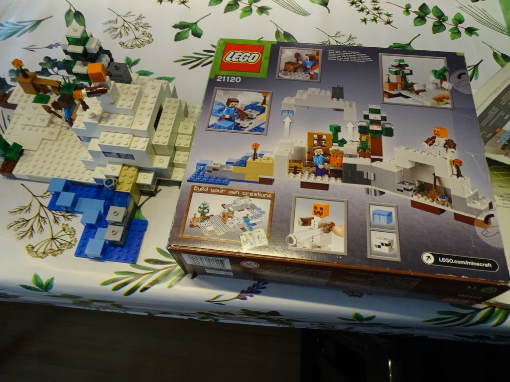 Klocki LEGO Minecraft Śnieżna kryjówka 21120 - 12238423844 - oficjalne ...