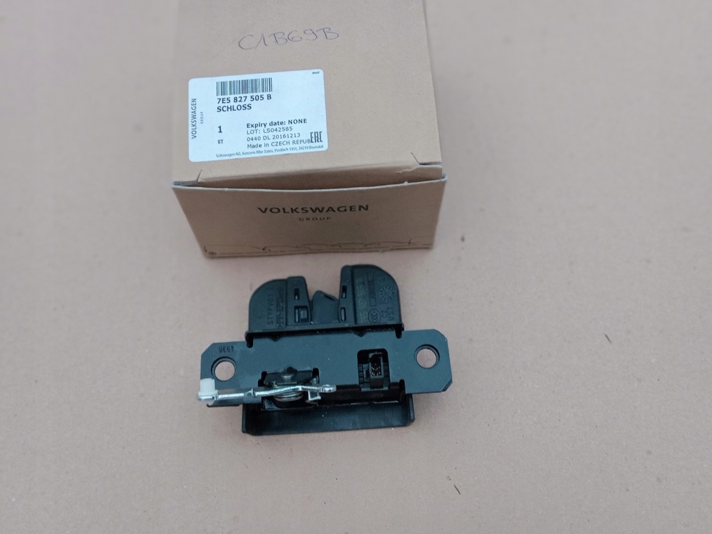 VW T5, T6 ZAMEK KLAPY BAGAŻNIKA 7E5827505B - 12757607798 - oficjalne ...