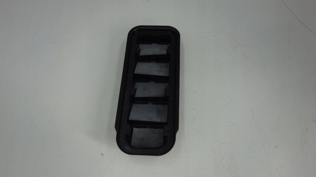 VOLVO KRATKA WENTYLACYJNA KAROSERII 31449325 - 12099815426 - oficjalne ...