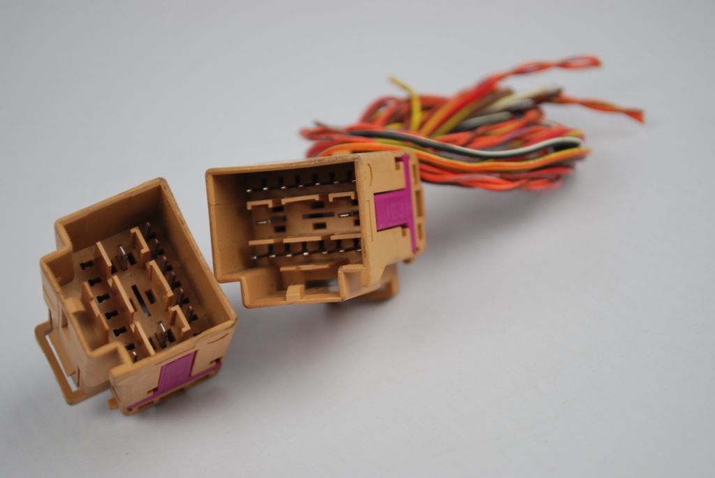 Wtyczka kostka Audi VW Skoda Seat 4F0972575A - 7089548778 - oficjalne ...