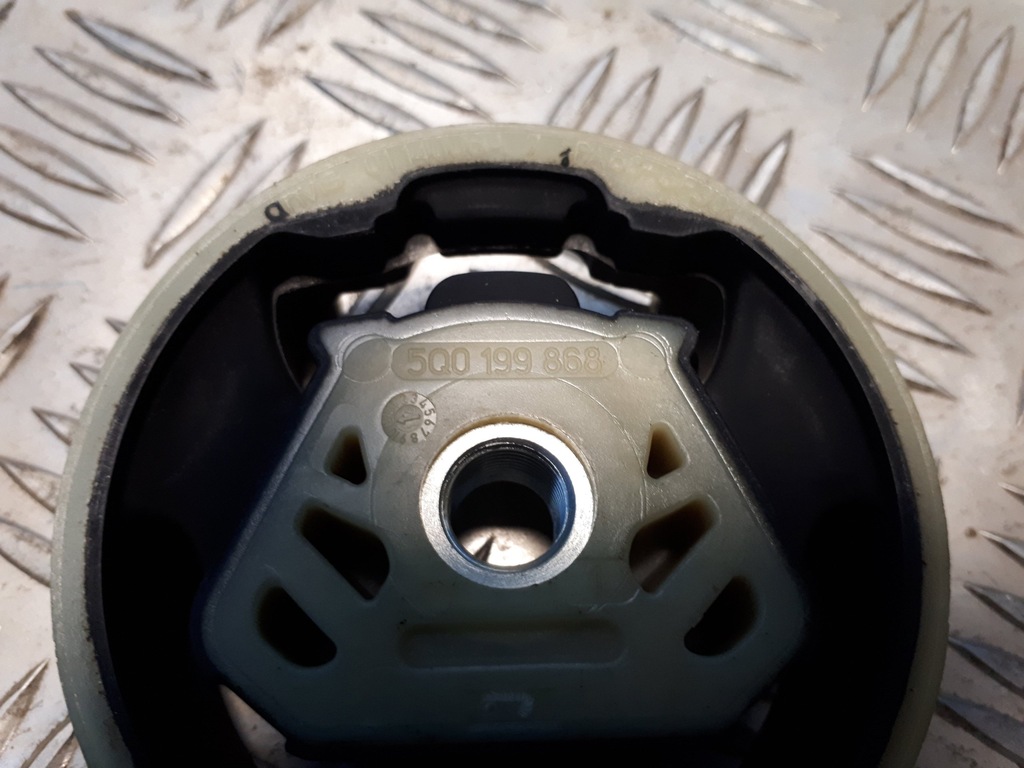 TULEJA PODUSZKA DOLNA GOLF VII 5q0198037a - 7127140751 - oficjalne ...