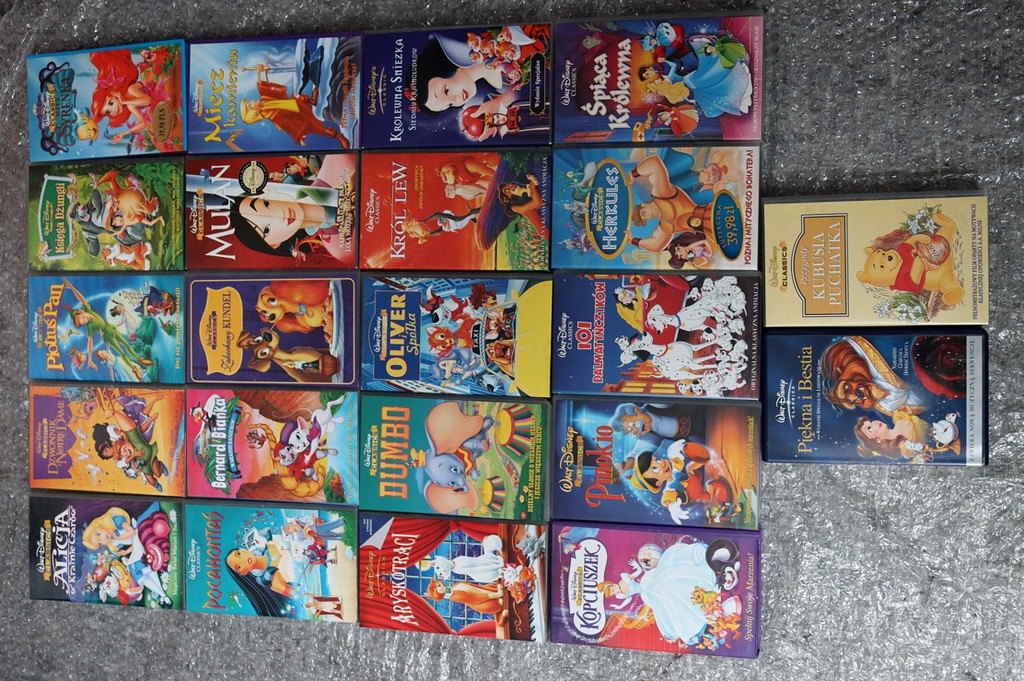 Oryginalne kasety VHS ''Walt Disney Classics'' - zestaw 22 sztuk (jak ...