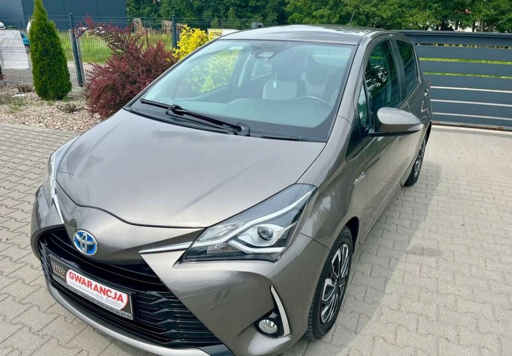 Toyota Yaris Toyota Yaris Hybrid 100 Dynamic - 16117611009 - oficjalne ...