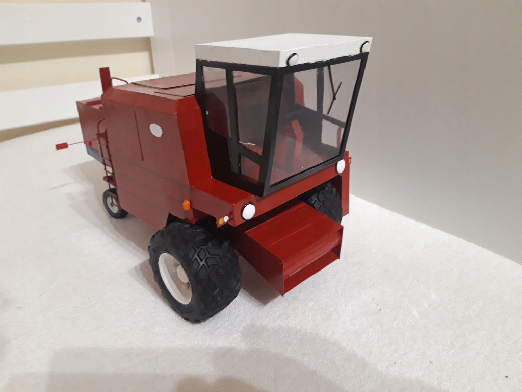 Bizon Z056 kombajn z kabiną . - 12624589570 - oficjalne archiwum Allegro