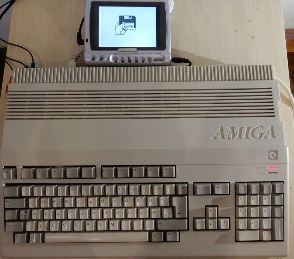 Amiga 500 RED LED z aspiracjami - 7777589818 - oficjalne archiwum Allegro