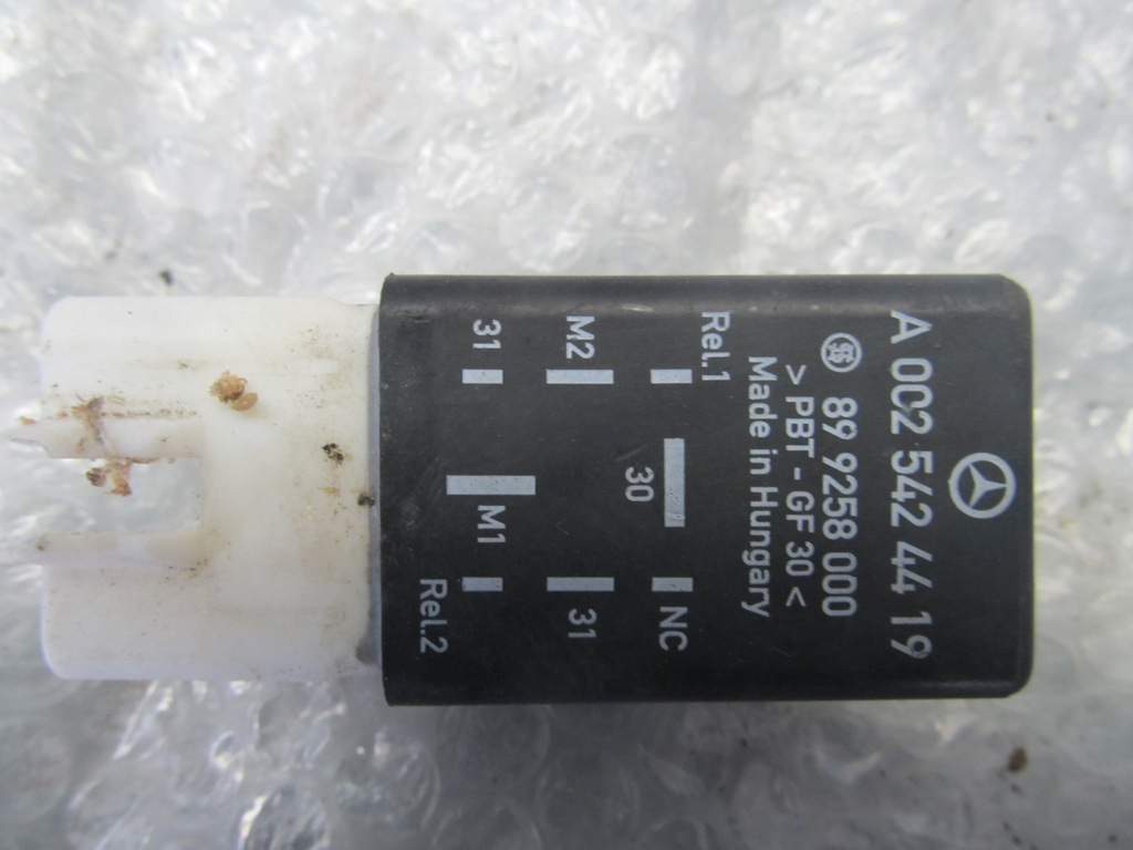 przekaźnik wentylatora Mercedes Vito A0025424419 - 6904772969 ...