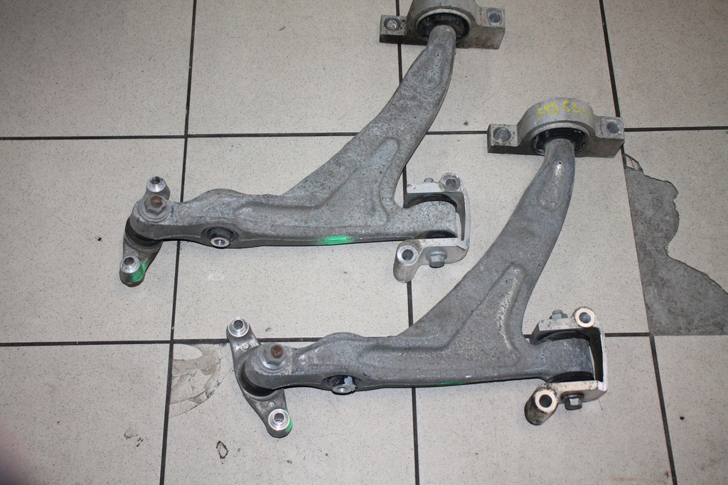 VOLVO V90 S90 PRAWY WAHACZ 31360832 - 13621442917 - oficjalne archiwum ...