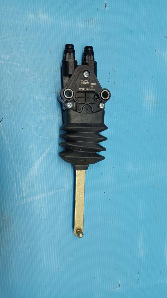 Volvo fh4 zawór poziomowania kabiny 21304773 - 13104135258 - oficjalne ...