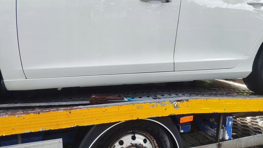 VOLVO S60 V60 LEWA LISTWA PROGOWA NAKŁADKA PROGOWA LEWY PRÓG KOLOR 614 ...