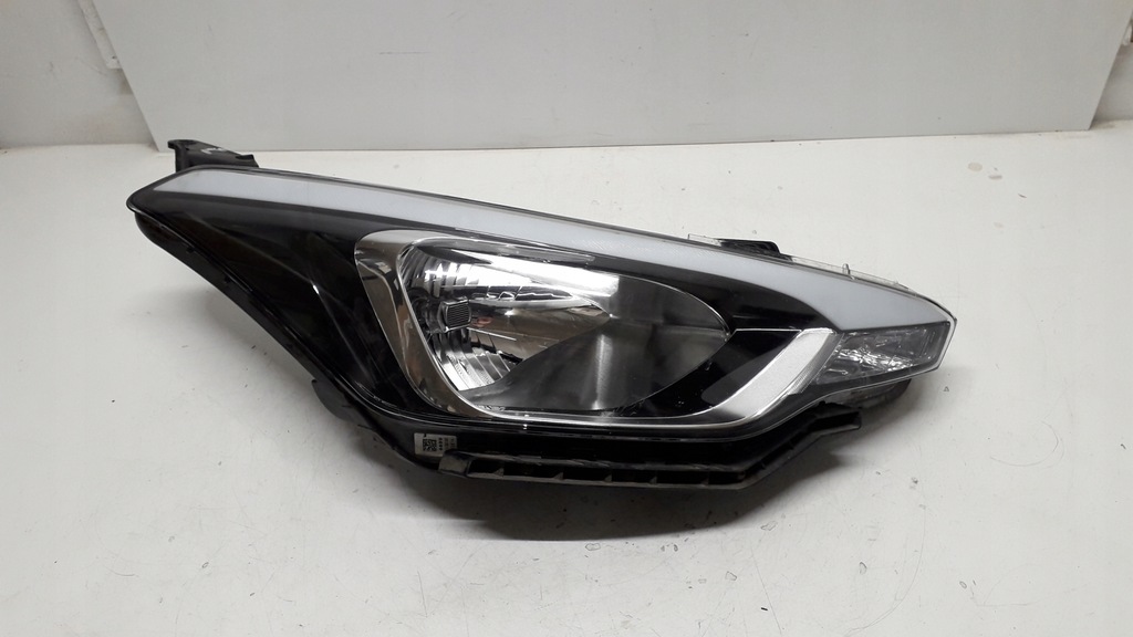 HYUNDAI I20 2 II 14- LAMPA PRAWA 92102-C8 -CAŁA - 13845062279 ...